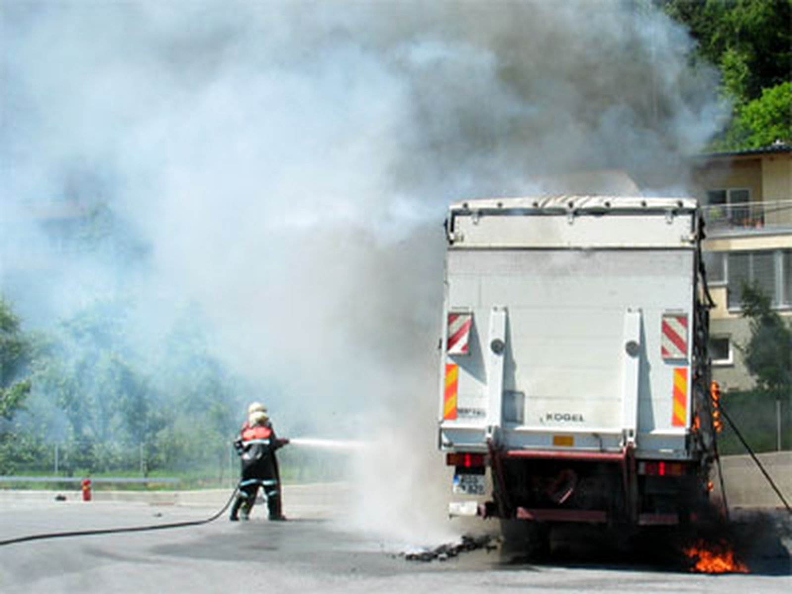 LKW-Brand in Bruggen | Feuerwehr Landeck