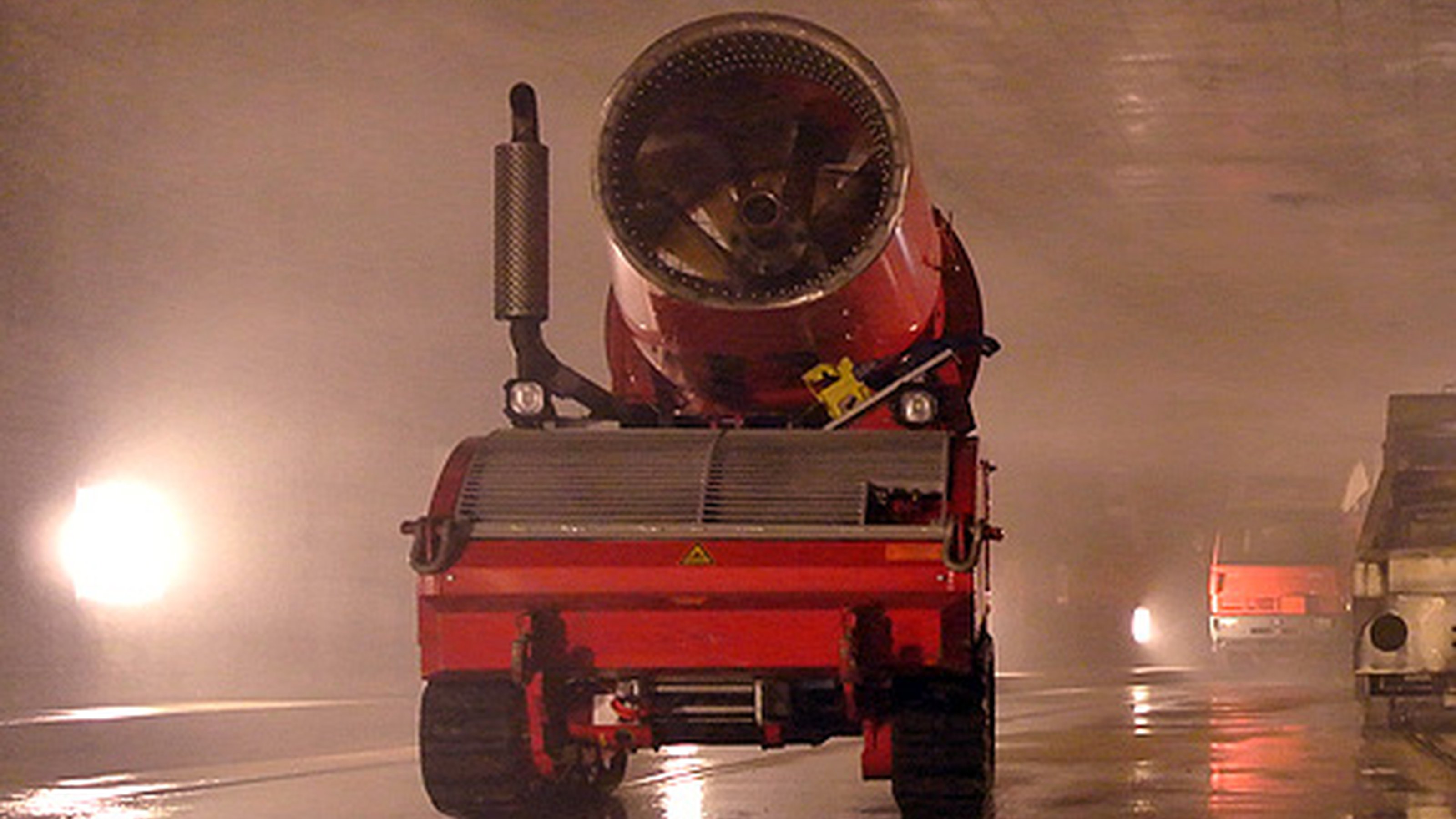 Tunnellöschtraining beim IFA in der Schweiz / Balstahl | Feuerwehr Landeck