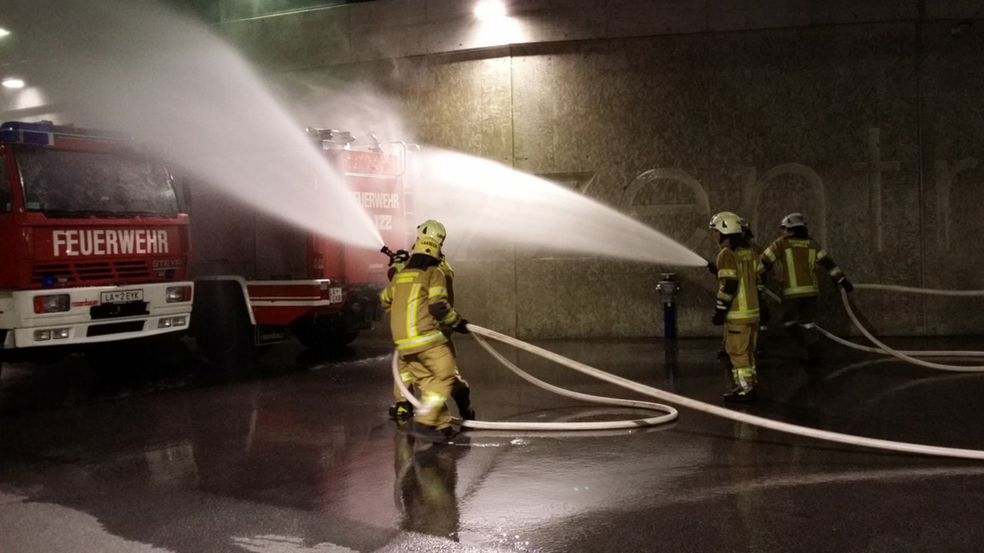 SSG-Versuchsreihe und Tunnelausbildung im IFA Lungern | Feuerwehr Landeck